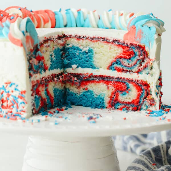 Fourth of July Red White and Blue Cake | The Recipe Critic
