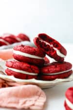 Red Velvet Oreos | The Recipe Critic