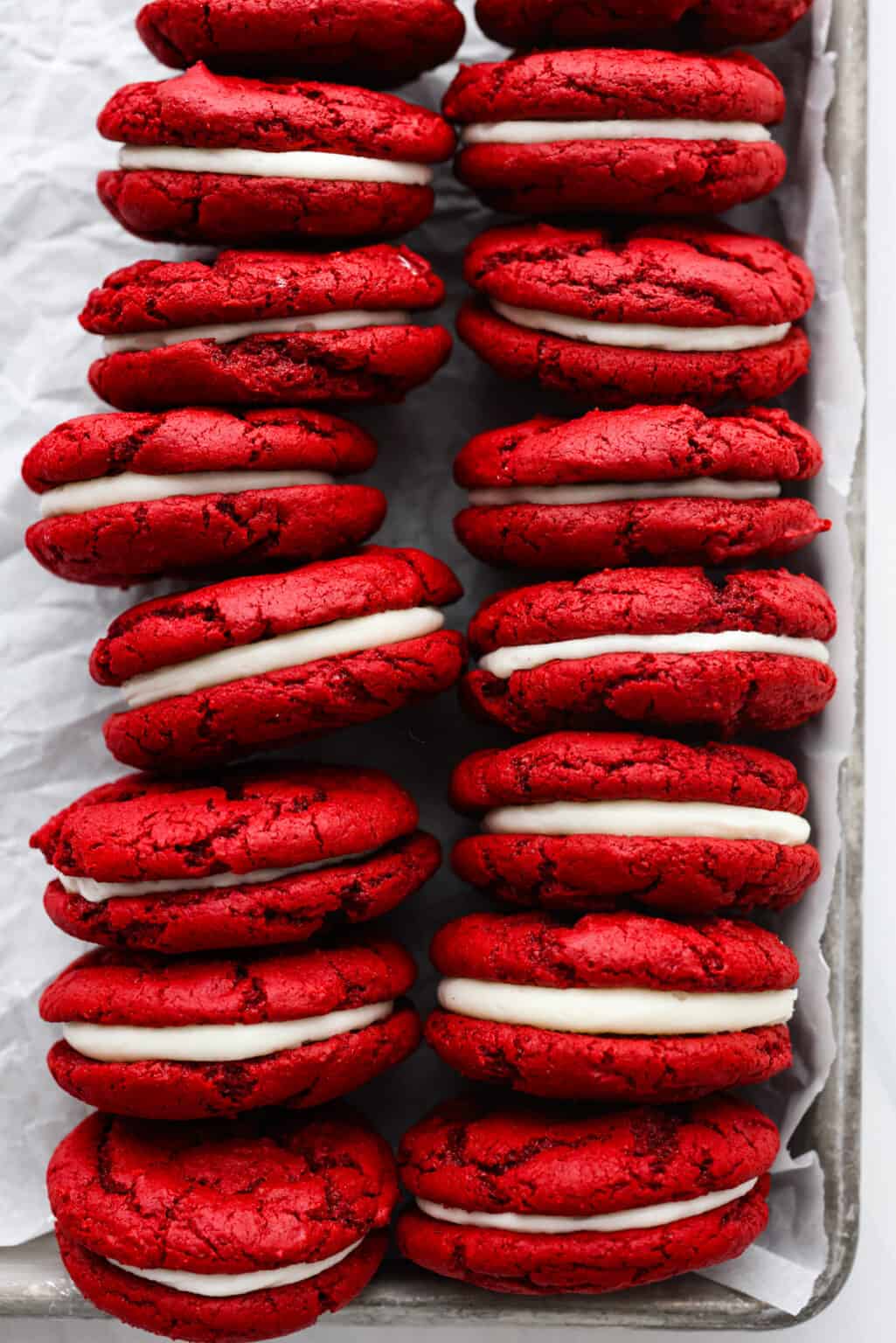 Red Velvet Oreos | The Recipe Critic
