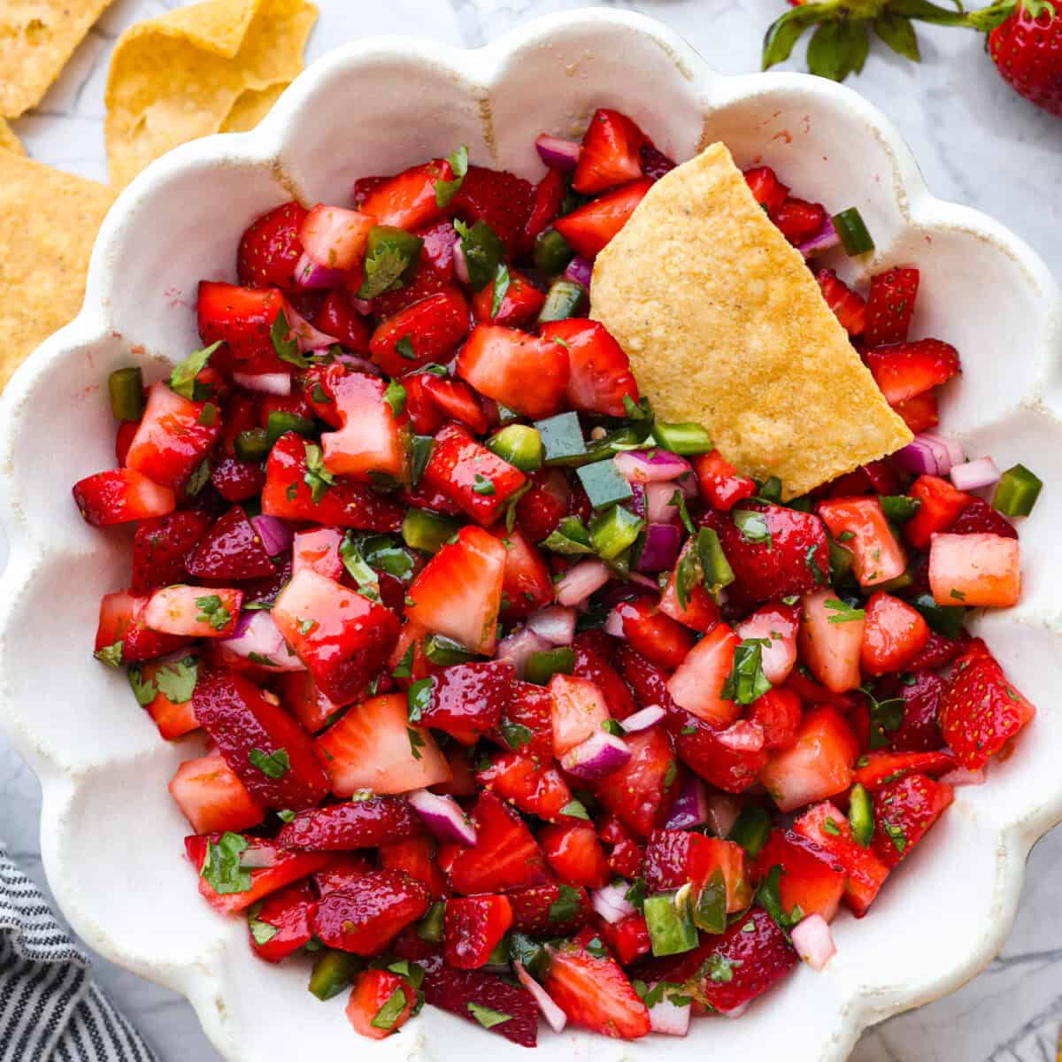 Strawberry Salsa (5 Ingredients)