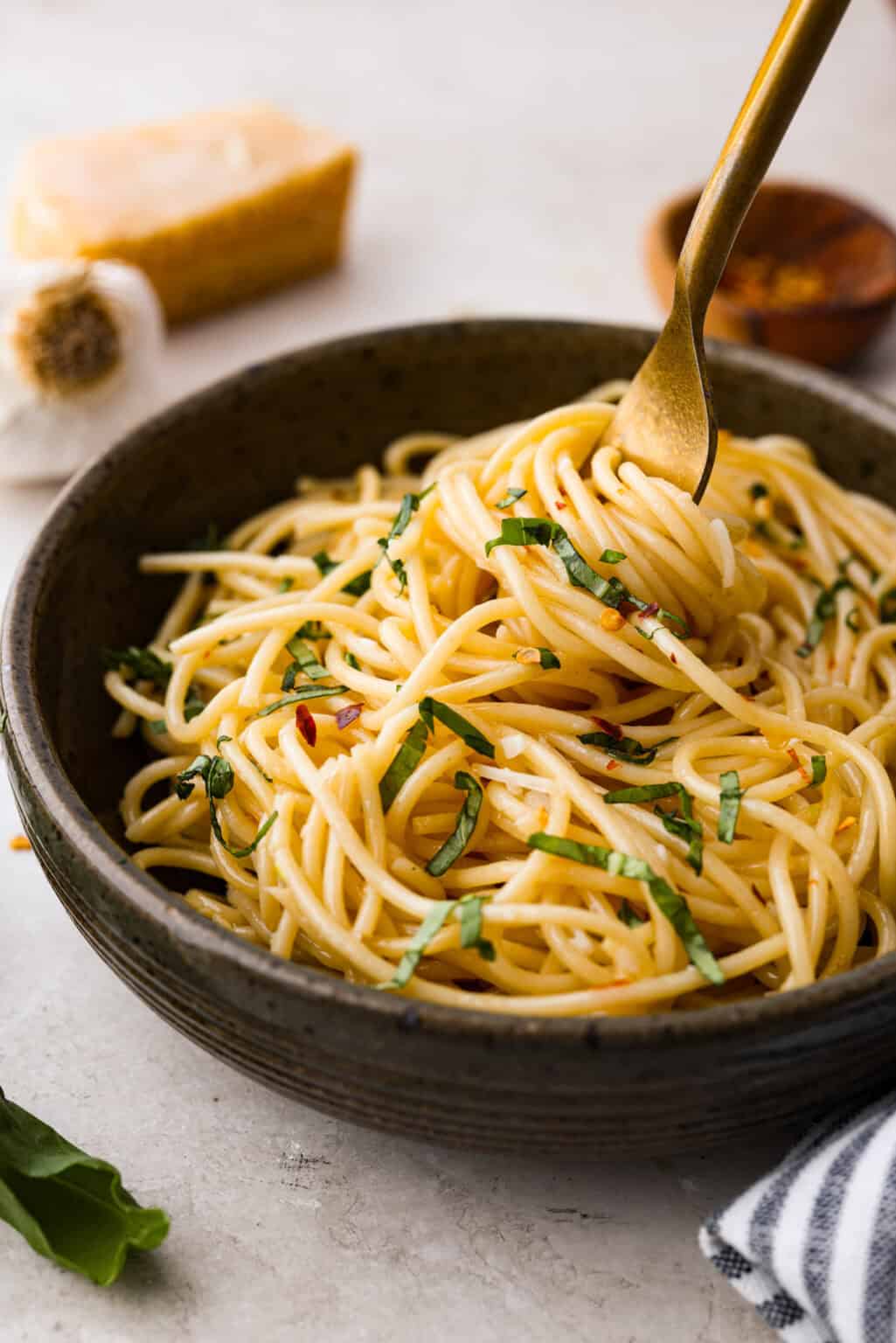 Spaghetti Aglio E Olio The Recipe Critic