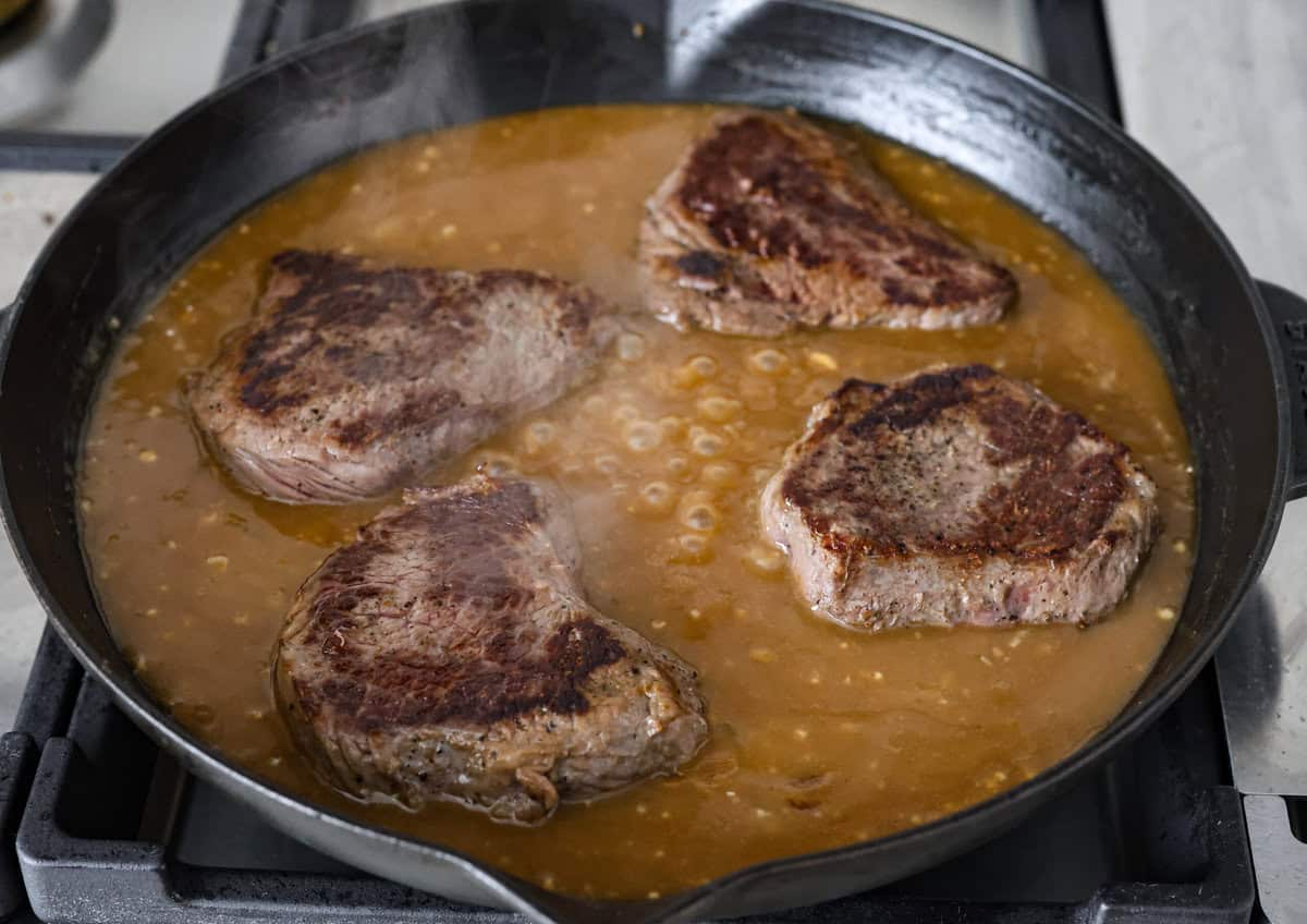 Smothered Steak With Gravy | The Recipe Critic