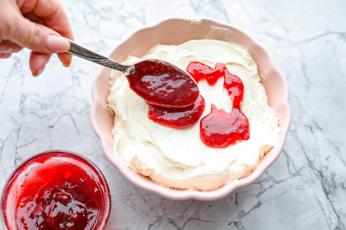 Strawberry Cheesecake Dip | The Recipe Critic