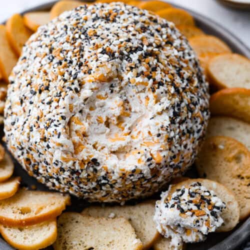 Everything Bagel Cheese Ball | The Recipe Critic