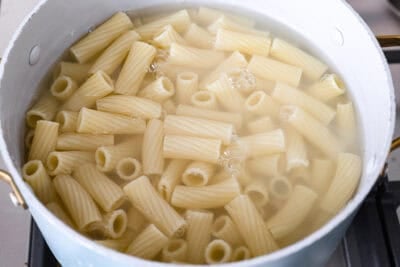 Garlic Bread Pasta Recipe – Easy & Flavorful | The Recipe Critic